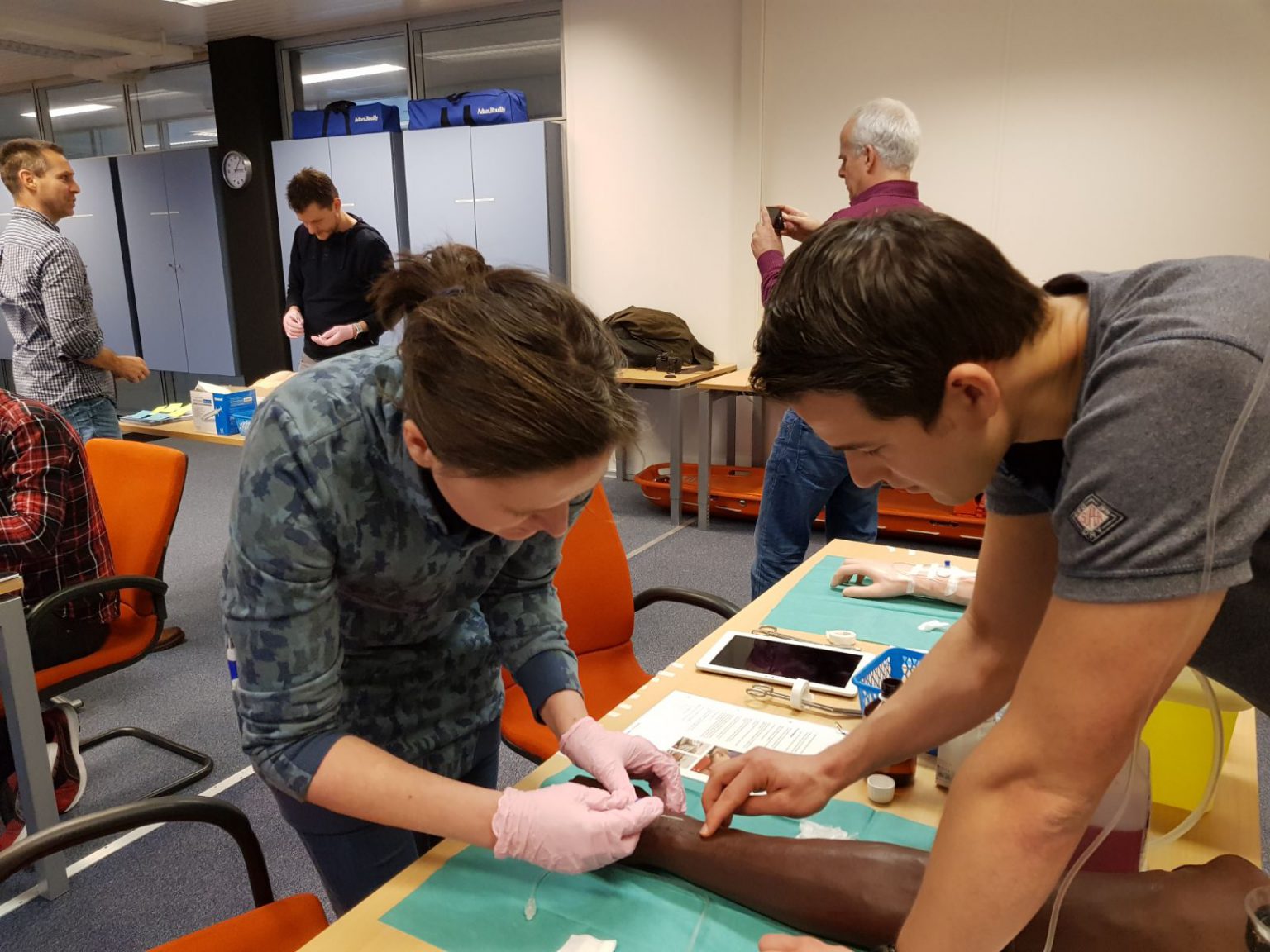 STCW Medical Care: Your Certificate in 2 Days via Hybrid | ECMT